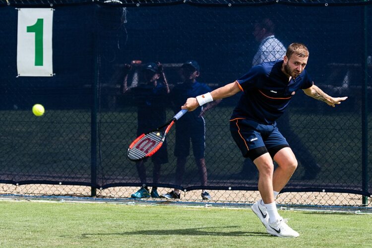 5 exercices pour frapper des revers à une main puissants au tennis ...